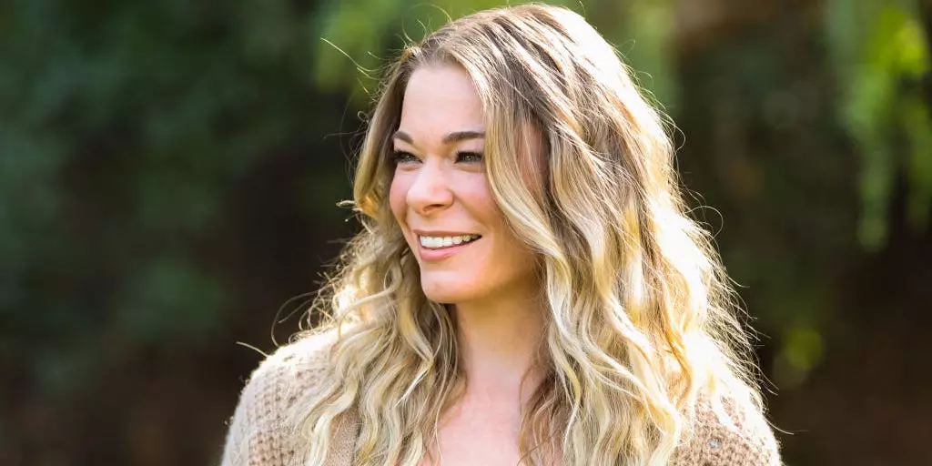 Hoe u het huis van LeAnn Rimes voor het kerstconcert kunt bekijken en streamen