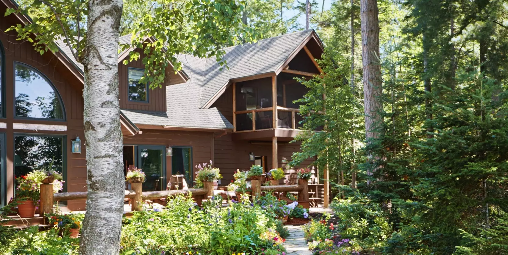 Içerki dizaýner Entoni Barratta Adirondack Home