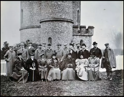 Downton Abbey Vintage Photos - Staré fotografie hradu Highclere