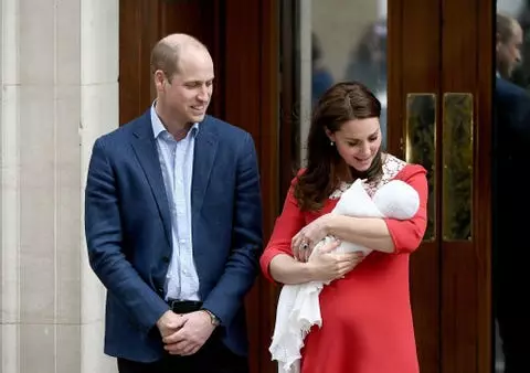 Princ William poskytuje prvé informácie o kráľovskom dieťati