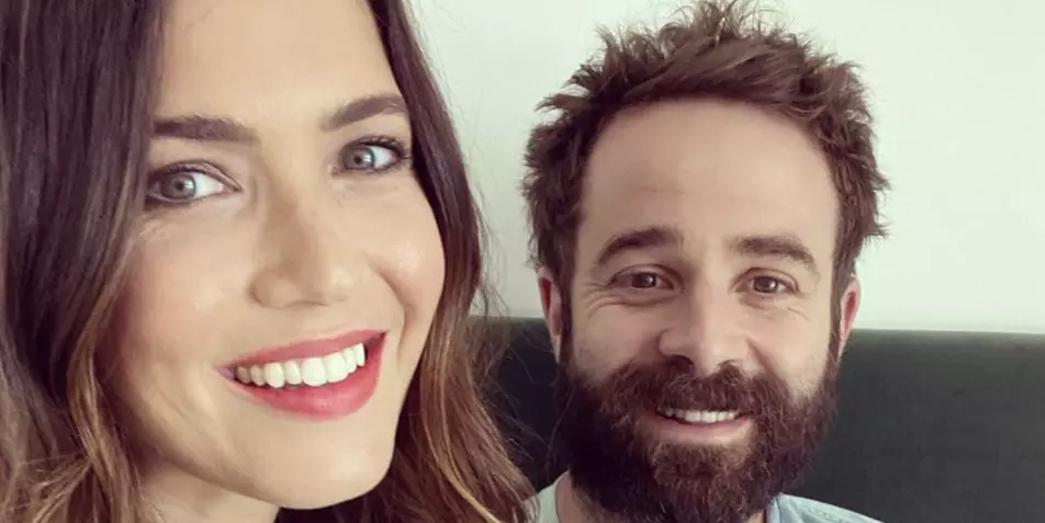 Sapa Bojone Mandy Moore - Kisah Cinta Taylor Goldsmith lan Mandy Moore - Mandy Moore lagi duwe bayi