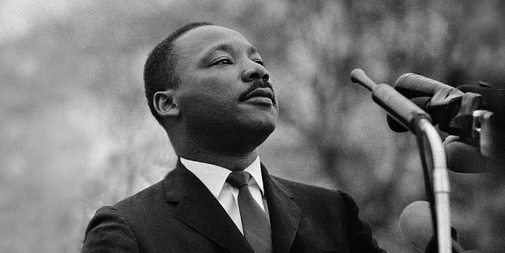 20 Petikan MLK Berkuasa - Petikan Inspirasi Martin Luther King Jr