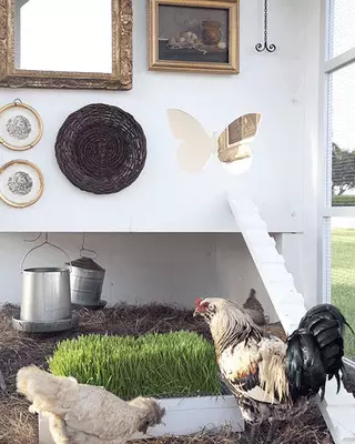 Isto é o que parece un galiñeiro de 100.000 dólares - Nieman Marcus Heritage Hen Mini Farm