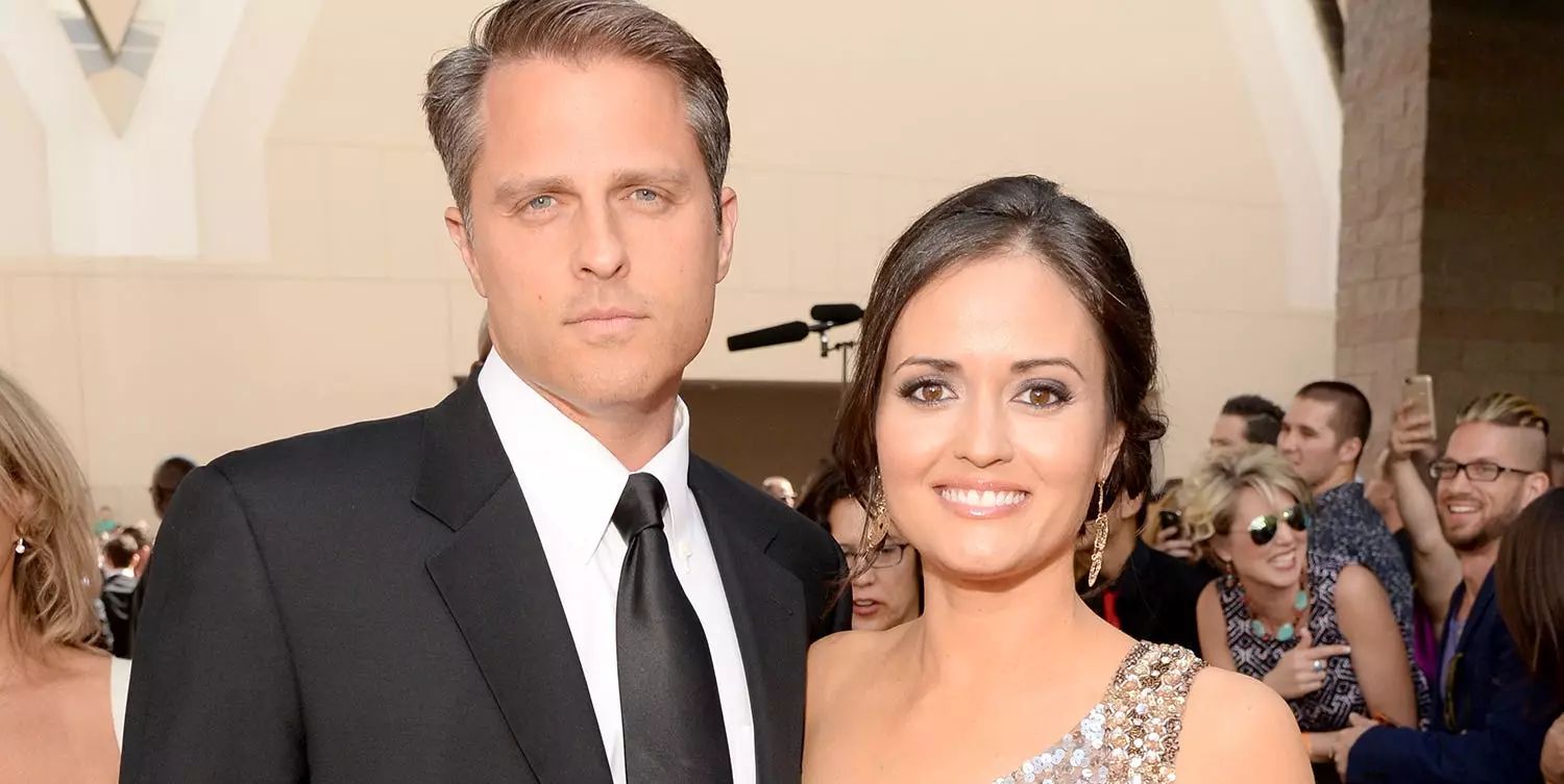 Danica McKellar e marido Scott Sveslosky - tudo sobre seu casamento e filhos