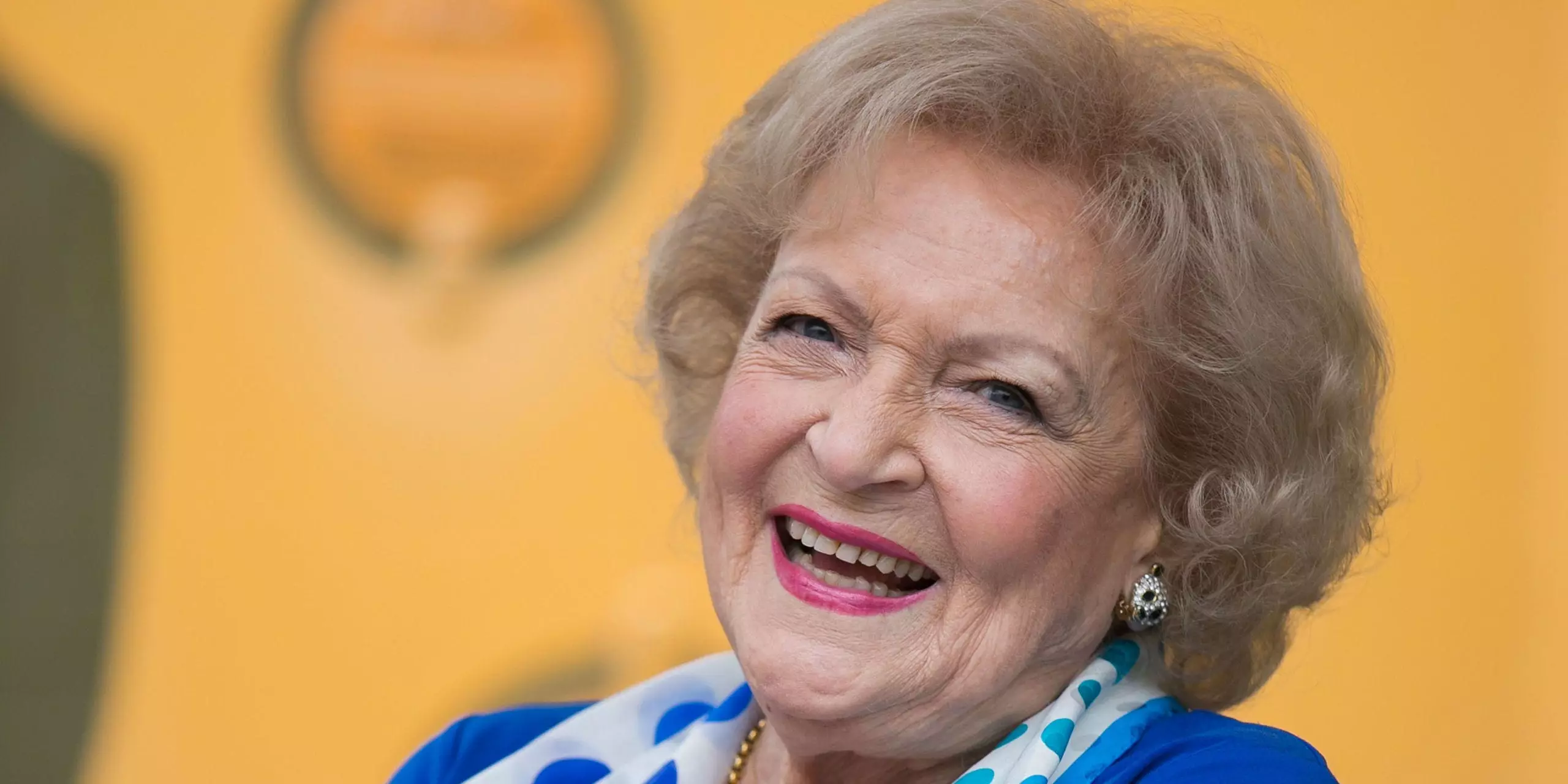 Ni Ọla ti Ọjọ-ibi 99th Rẹ, Eyi ni Gbogbo imọran ti Betty White ti o dara julọ fun igbesi aye gigun