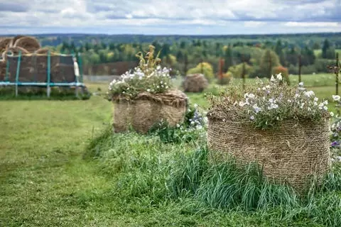 Beste strooibaal tuinmaakwenke - stap vir stap strooibaal tuinmaakinstruksies