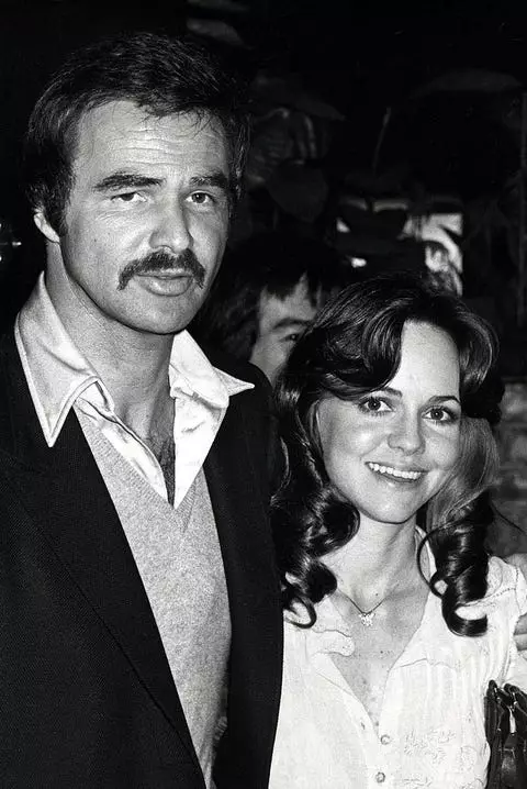 Sally Field we Burt Reynolds-yň çuňňur söýgüsi hakda - Sally Field we Burt Reynolds-iň gatnaşygy