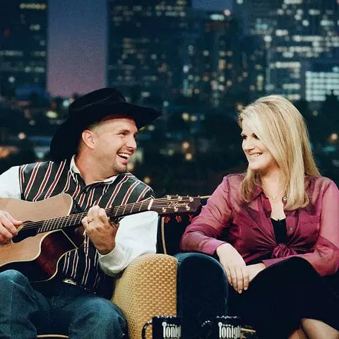 N'ime Garth Brooks na nwunye Trisha Yearwood alụmdi na nwunye - ka Garth Brooks siri zute nwunye ya