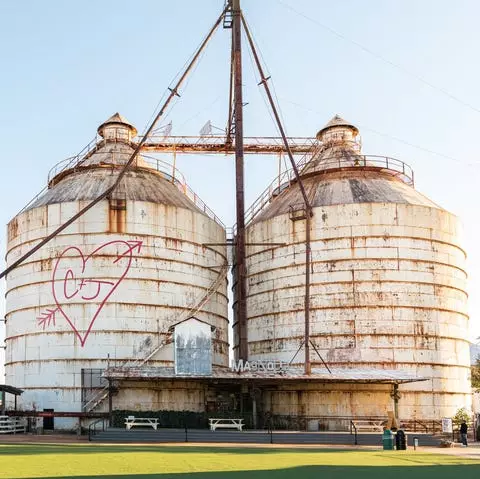 Chip ma Joanna Gaines Fa'aleaogaina le tautotogo i le Silos Amid Coronavirus Ma'i