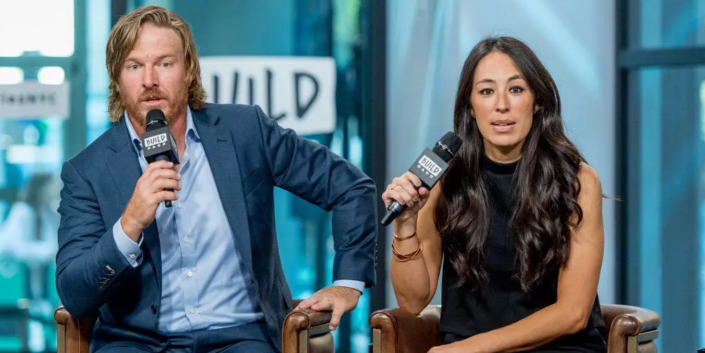 Chip ati Joanna Gaines Change Ọjọ Ifilọlẹ ti Nẹtiwọọki Magnolia