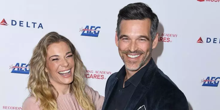 LeAnn Rimes Kan Pipa Pipa Ebi Iyanilẹnu kan ati pe a jẹ afẹju