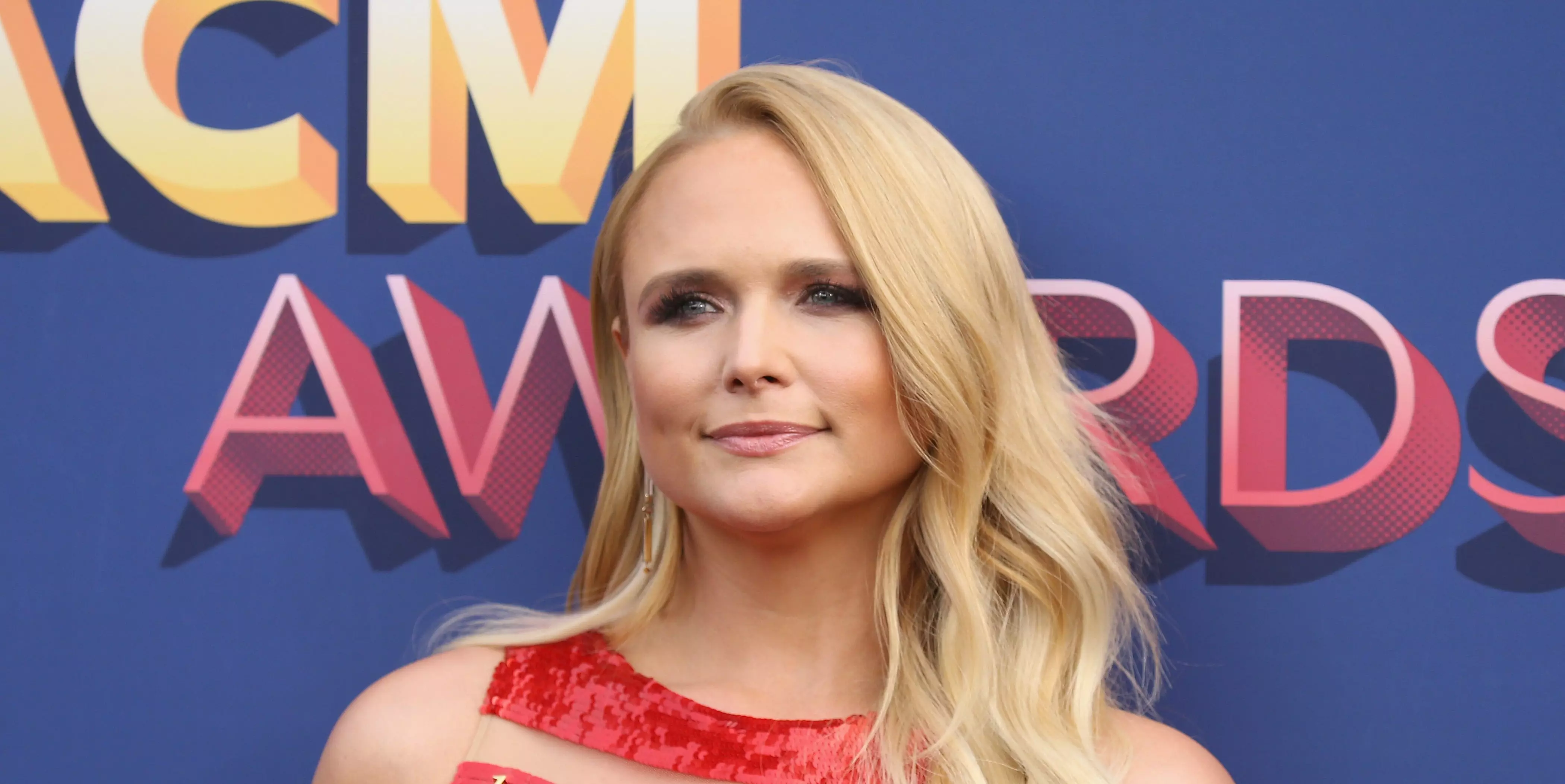 Daawo Sawirada Cusub Miranda Lambert Oo La Soo Dhigay Si Ay Ugu Dabaal Degto Ninkeeda Brendan McLoughlin Maalintiisa Dhalashada