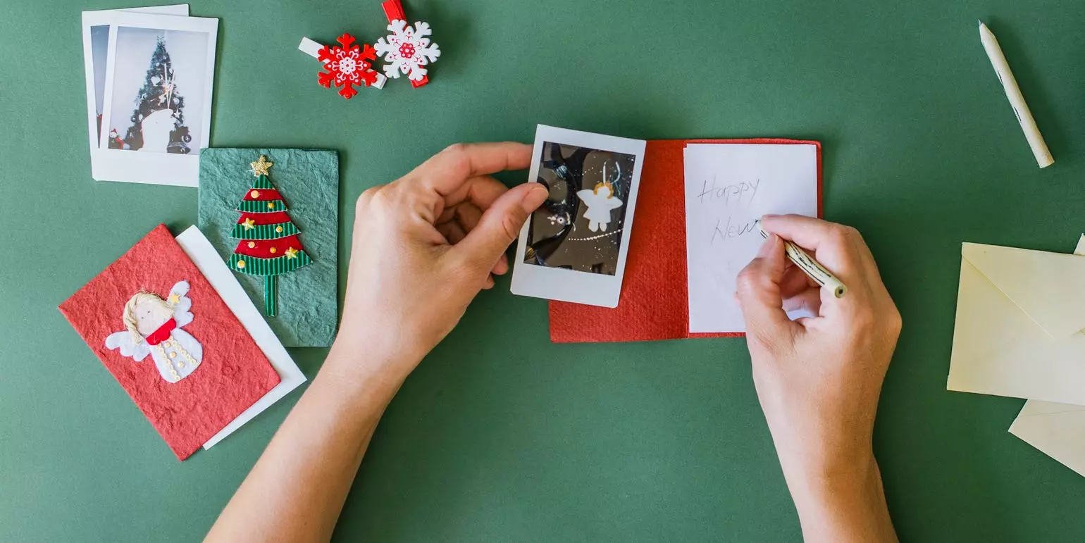 Qué escribir en una tarjeta de Navidad 2021 - Los mejores mensajes de tarjeta de Navidad