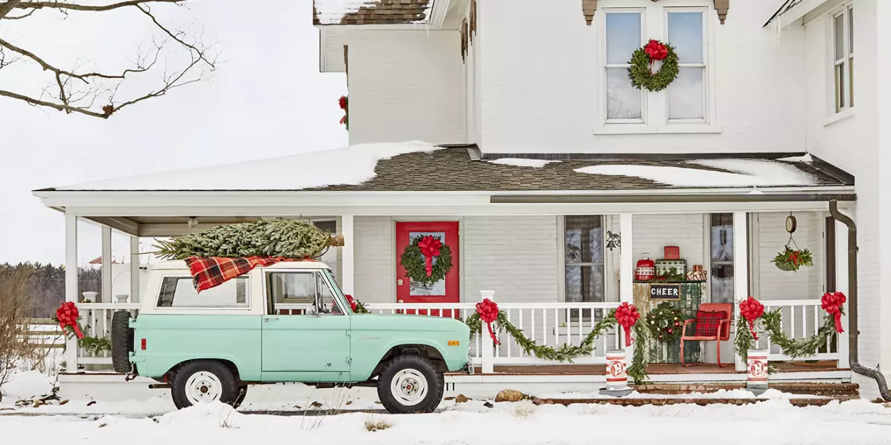 Esta casa de campo festiva del medio oeste está repleta de lindas ideas de decoración navideña - Abby Hoppen Farmhouse Tour