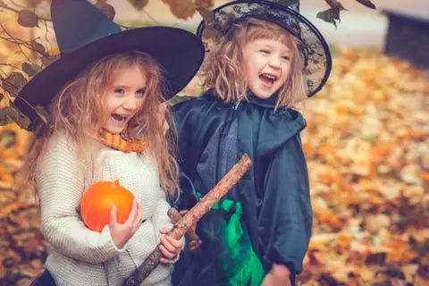 106 ئەڭ ياخشى Halloween چاقچاقلىرى - جازا ۋە بىر قۇر